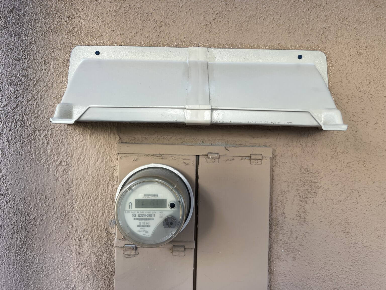 Electric meter box cover stops leaks